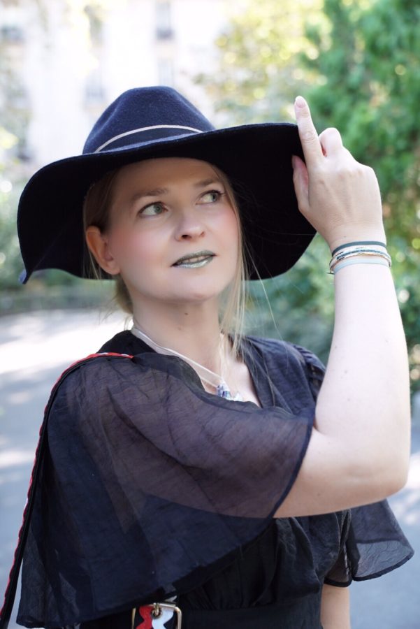 La dame au chapeau… – Blog Les Folies d'Alina